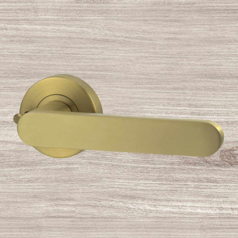 Lockwood Lockwood Vivid Lever V3 Privacy Set with Latch Satin Brass ...
